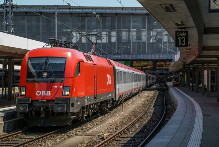 Siemens Taurus - Transport Designed